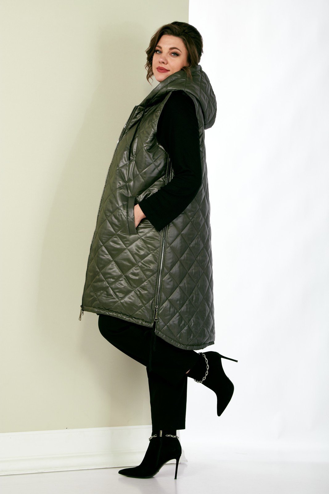 Жилет 2141 хаки Shetti купить в интернет магазине Велесмода